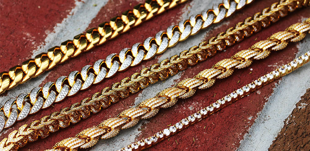 In-Depth Comparison: Solid Gold vs. Gold-Plated Men's Chains